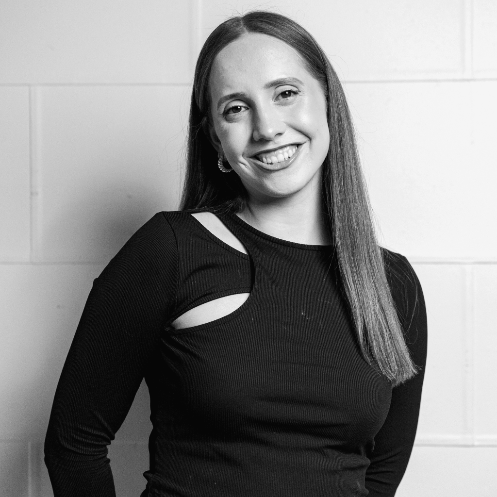 Claudia Rizzo - The Pistol